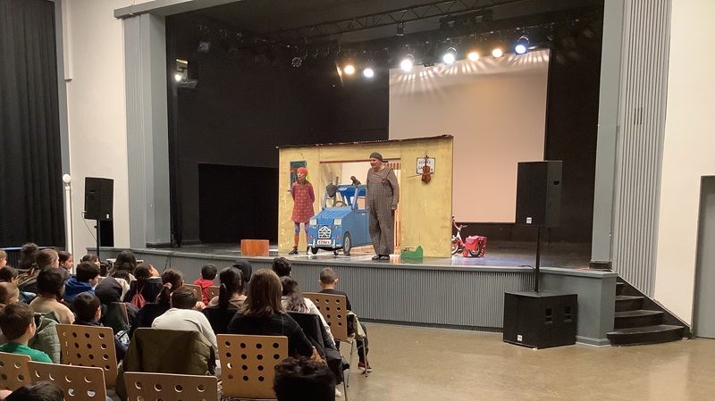 Theater am Elly: Die Bremer Stadtmusikanten - Elly-Heuss-Knapp-Gymnasium